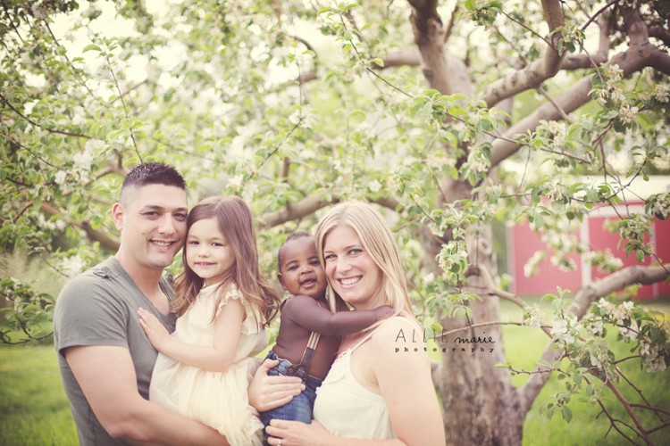 How to Capture Raw, Emotion-filled Family Pictures